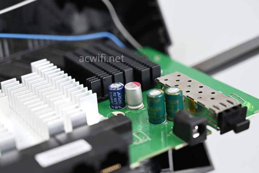 TP三频Wi-Fi 6路由器XTR5460拆机-路由器交流