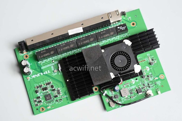 TL-R5009PE-AC 拆机 跟便宜一半的R5005P有什么不同？-路由器交流
