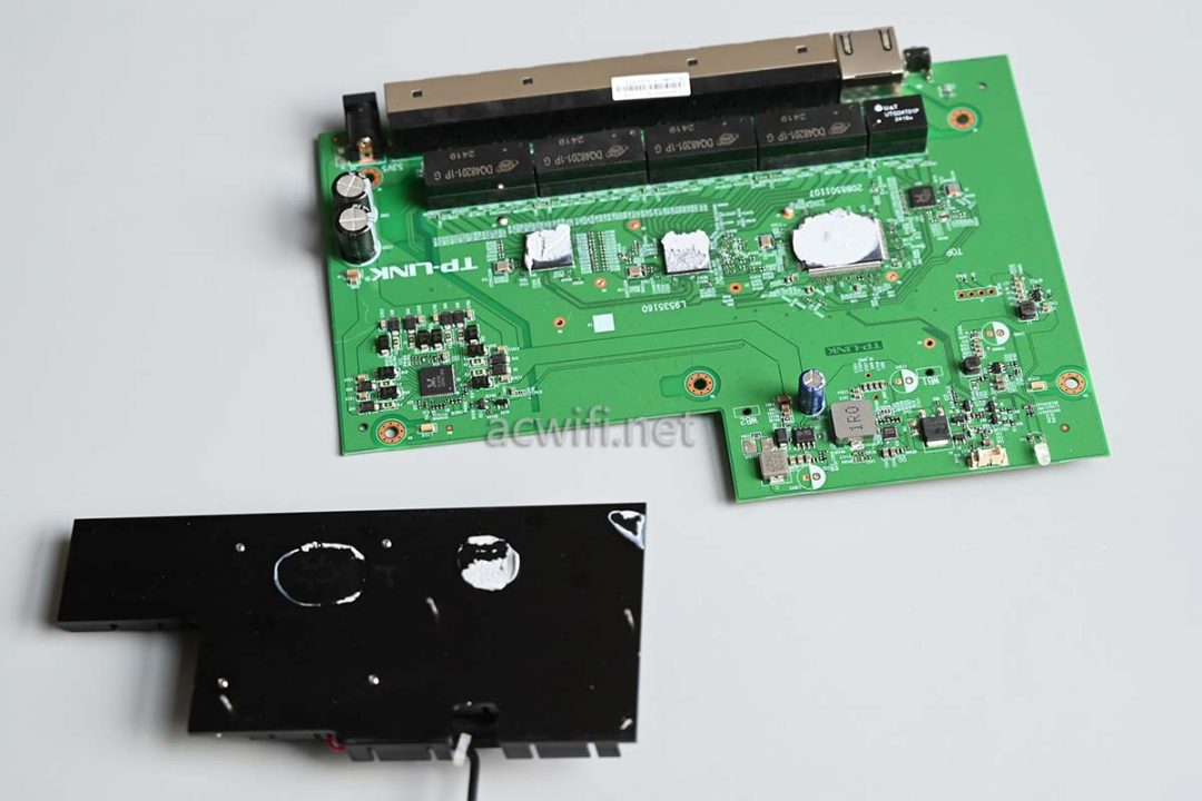 TL-R5009PE-AC 拆机 跟便宜一半的R5005P有什么不同？-路由器交流
