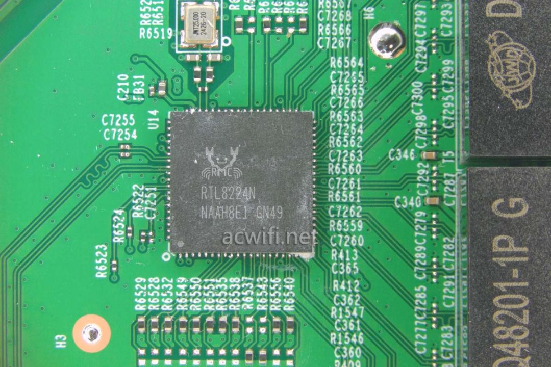 TL-R5009PE-AC 拆机 跟便宜一半的R5005P有什么不同？-路由器交流