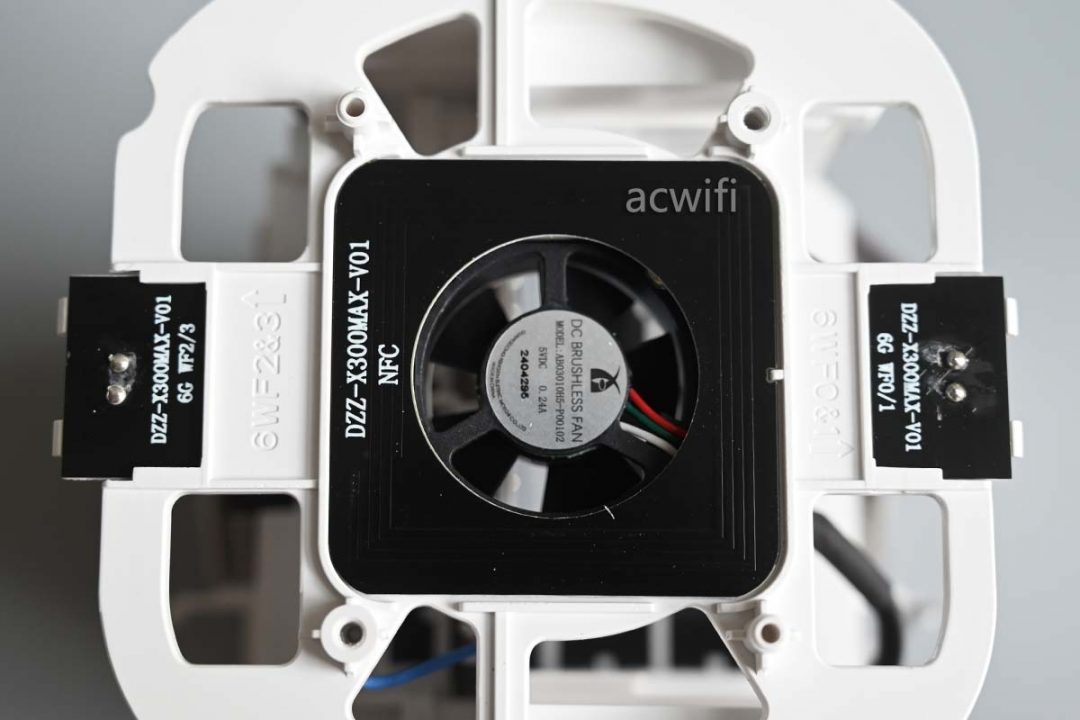 通则ZLT X300 MAX 5G CPE拆机，三频BE19000支持6G和N79-路由器交流